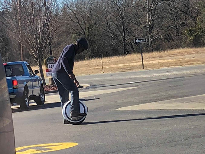 How Do You Control An Electric Unicycle? 6 Helpful Tips For Electric ...