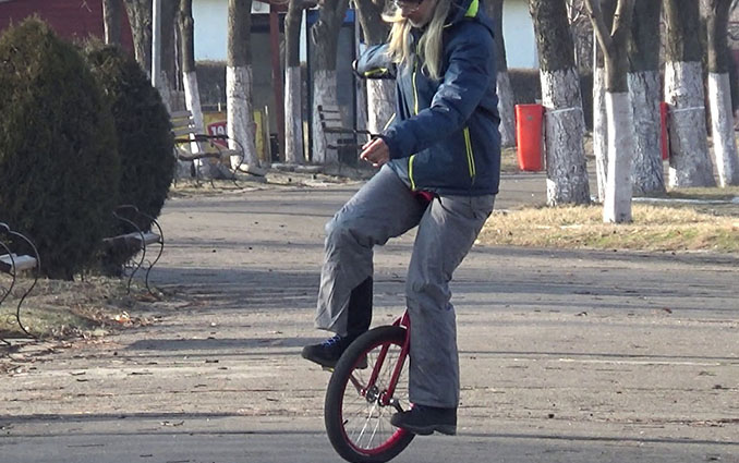What Is The Trick To Riding A Unicycle? Tips To Ride A Unicycle 2025
