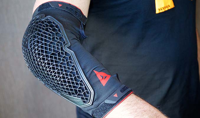 Best Elbow Pads for Mountain Unicycling 2026 (Top 6 Picks)